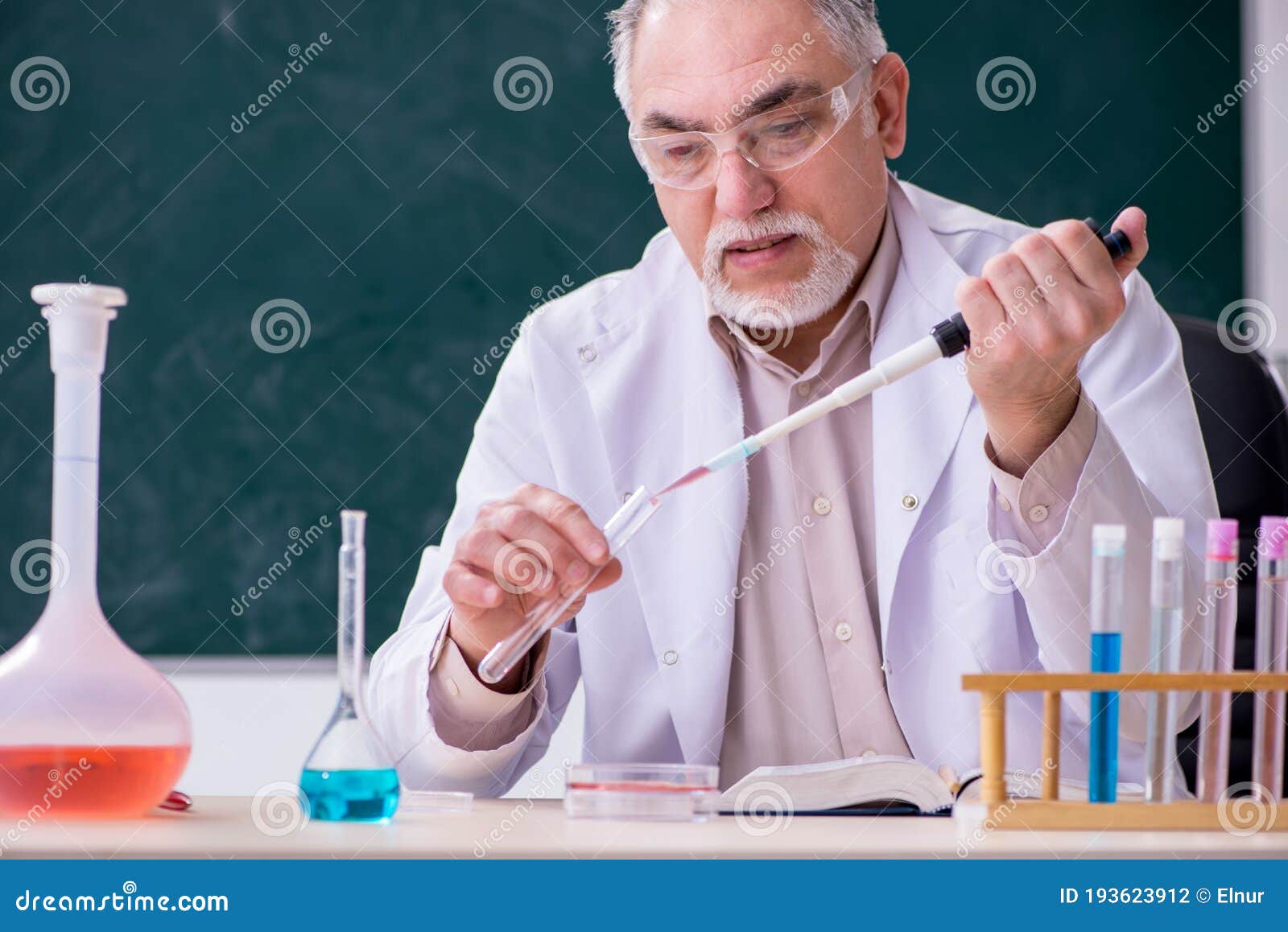 Experienced Old Scientist Working in the Lab Stock Photo - Image of ...