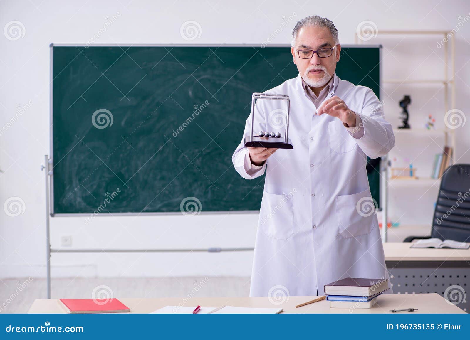 Experienced Old Scientist Working in the Lab Stock Image - Image of ...