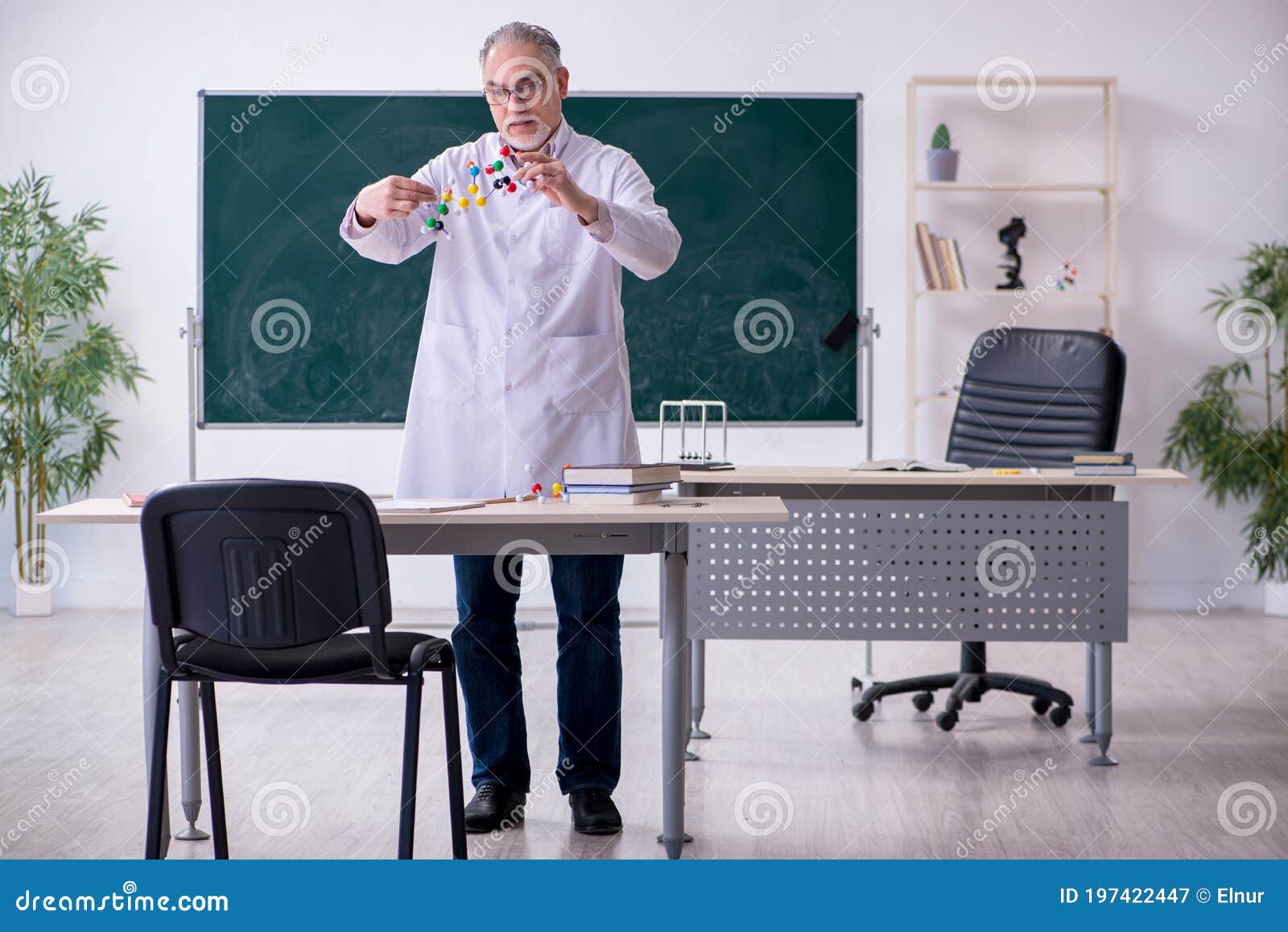 Experienced Old Scientist Working in the Lab Stock Image - Image of ...