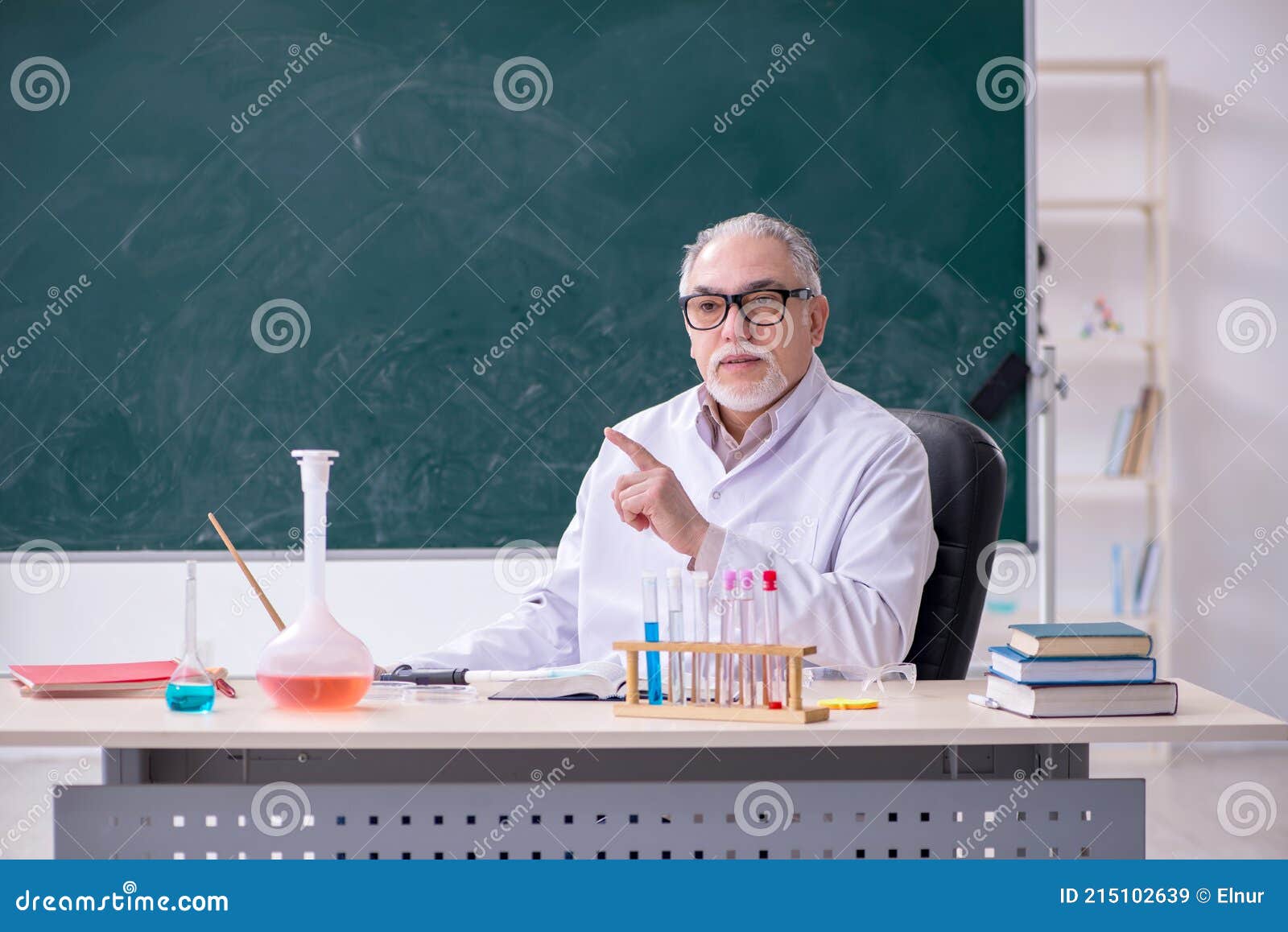 Experienced Old Scientist Working in the Lab Stock Image - Image of ...