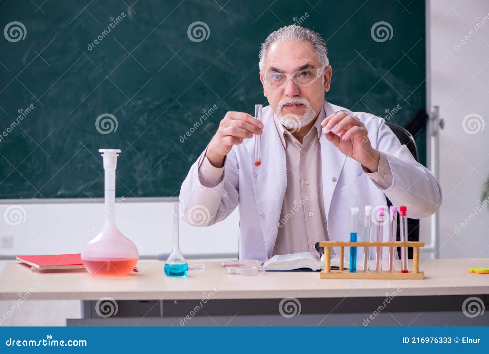 Experienced Old Scientist Working in the Lab Stock Image - Image of ...
