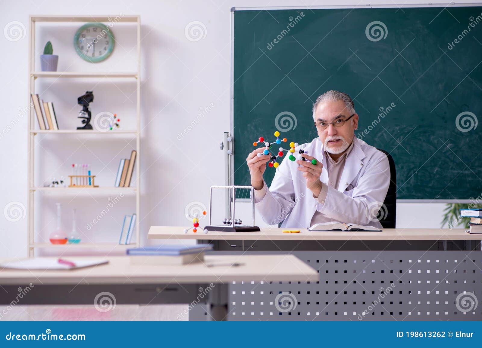 Experienced Old Scientist Working in the Lab Stock Photo - Image of ...