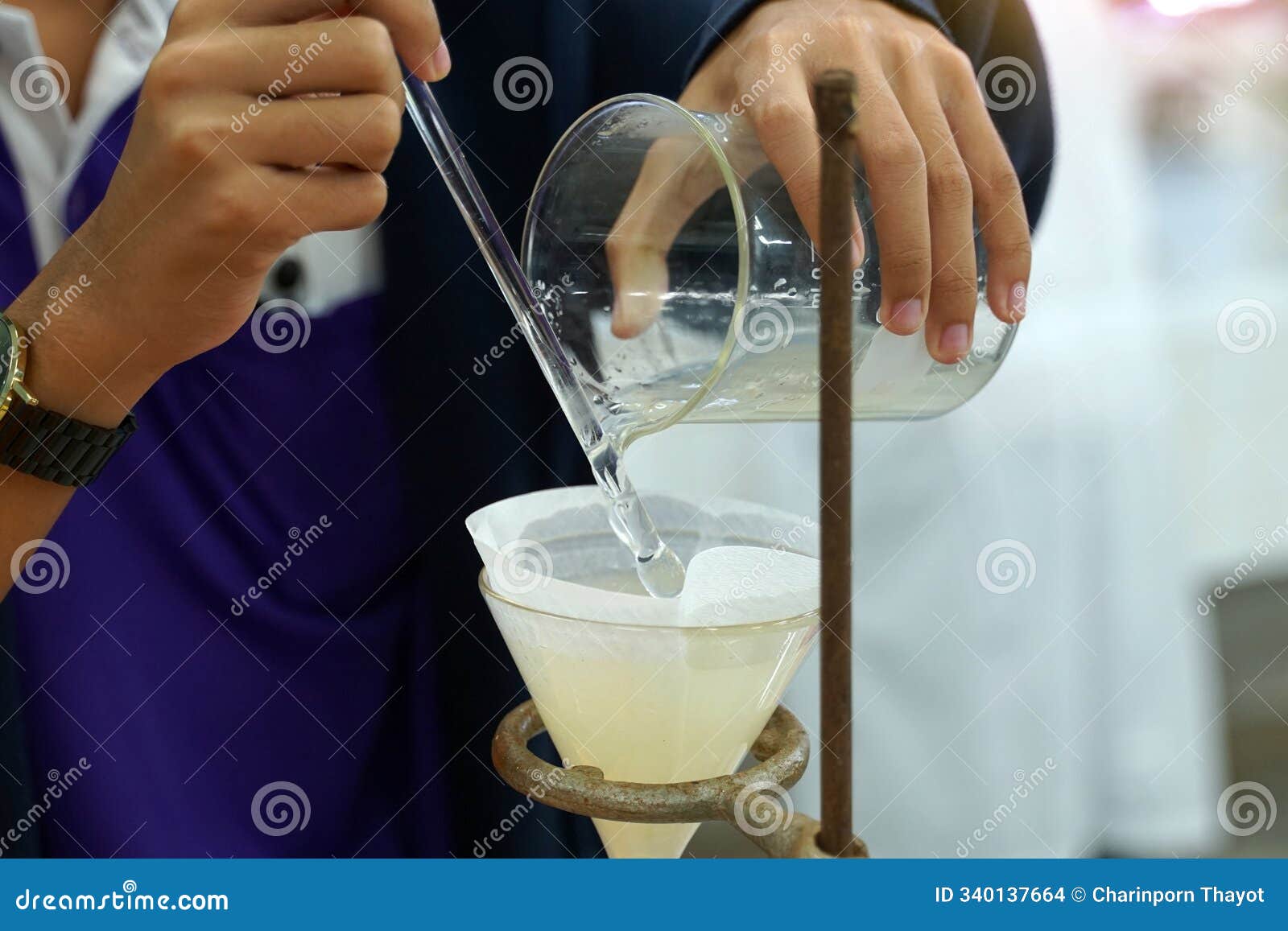 Experiment To Separate Mixed Substances by Pouring Substances into a ...