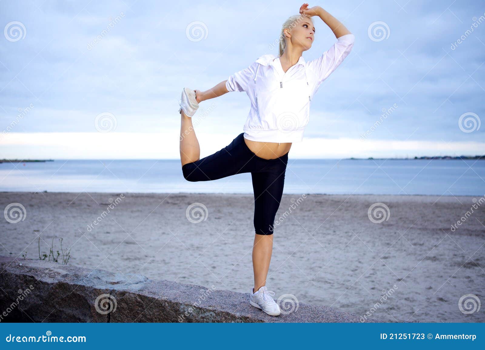 Expert yoga pose on beach stock image. Image of determination - 21251723