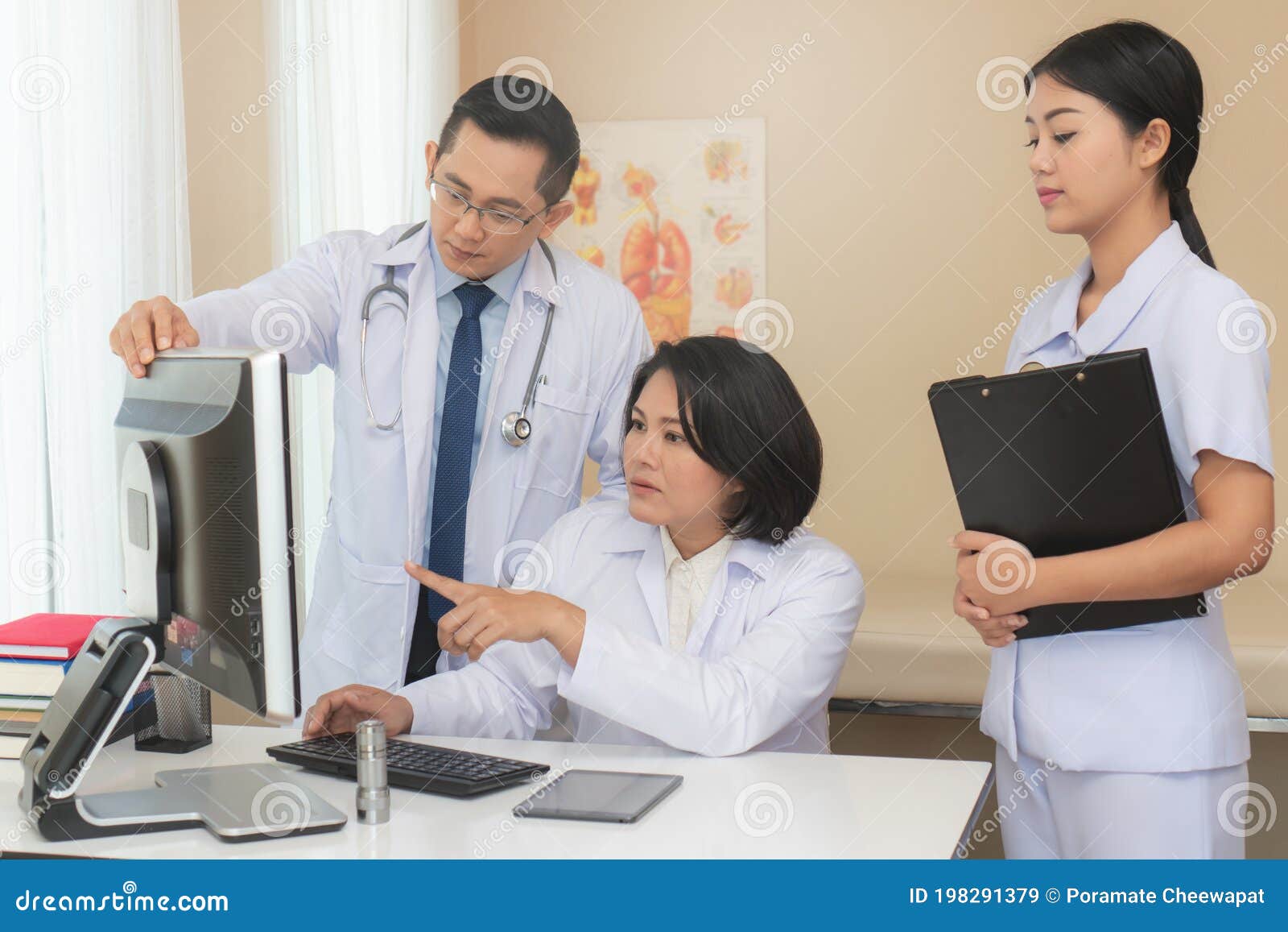 Expertise Cancer Doctor Advising Doctor for Cure the Patient in the in ...