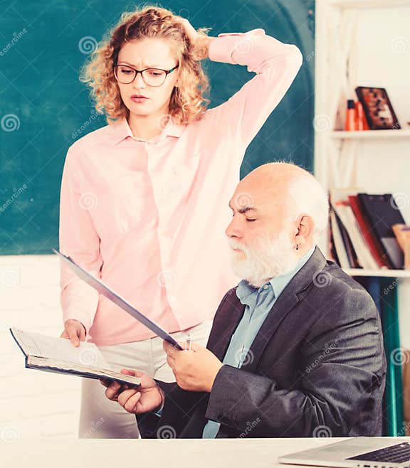 Explaining Difficult Topic. Student Puzzled by Some Information ...