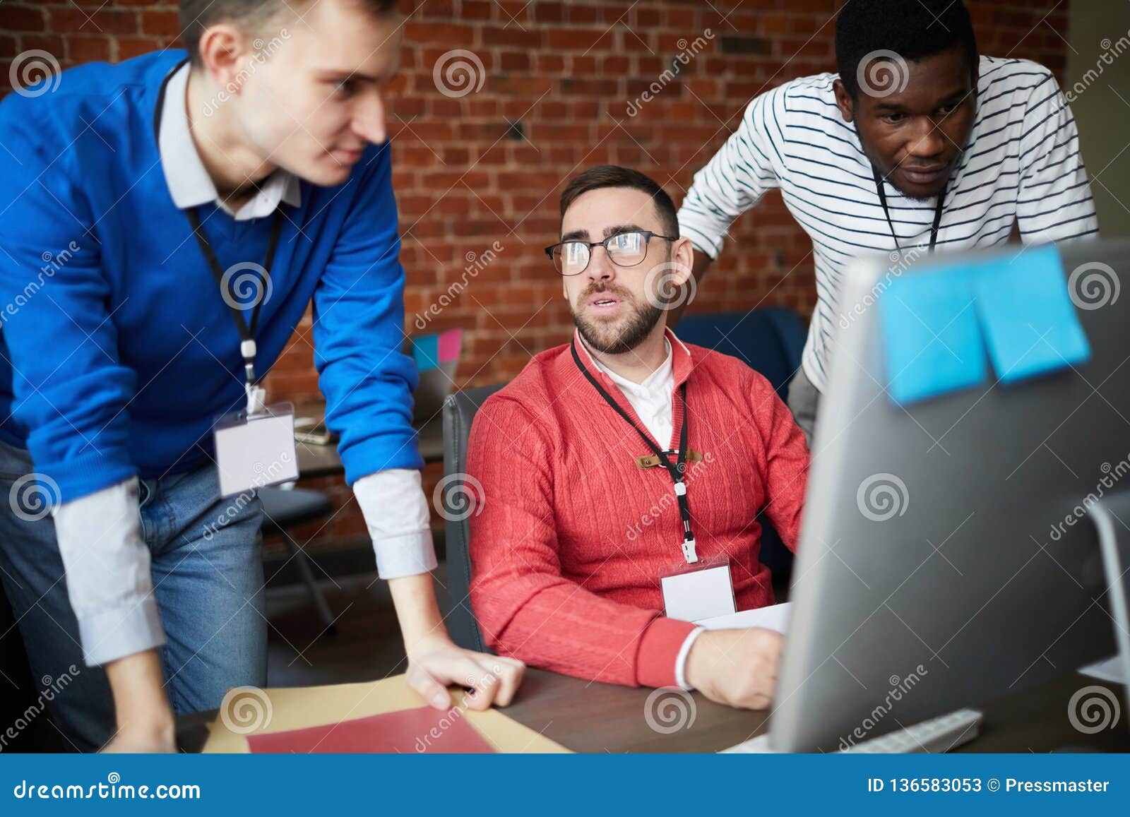 Explaining to subordinates stock image. Image of cooperation - 136583053
