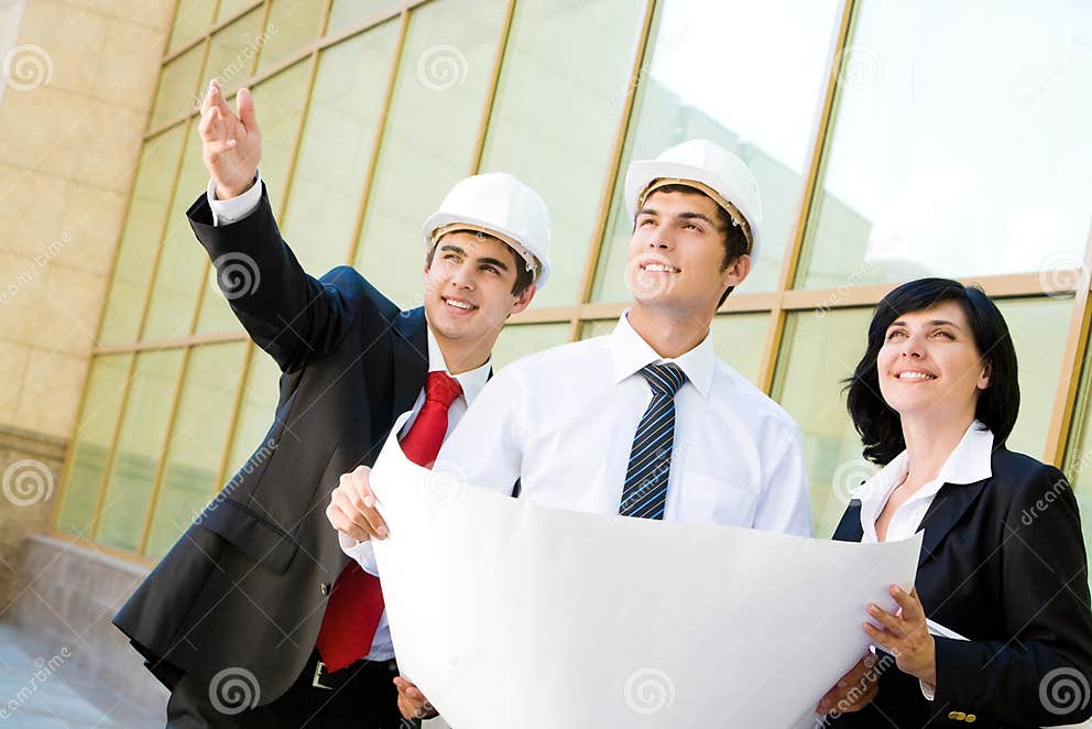 Explication image stock. Image du casque, confiant, cooperation - 13679737