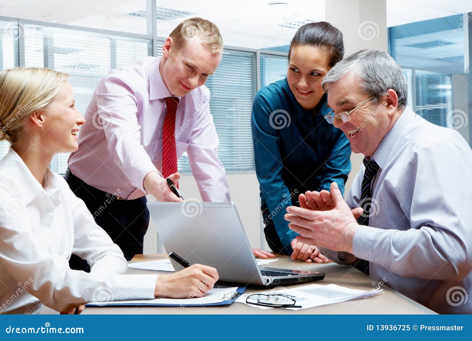 Explication image stock. Image du tape, apparence, présentation - 13936725