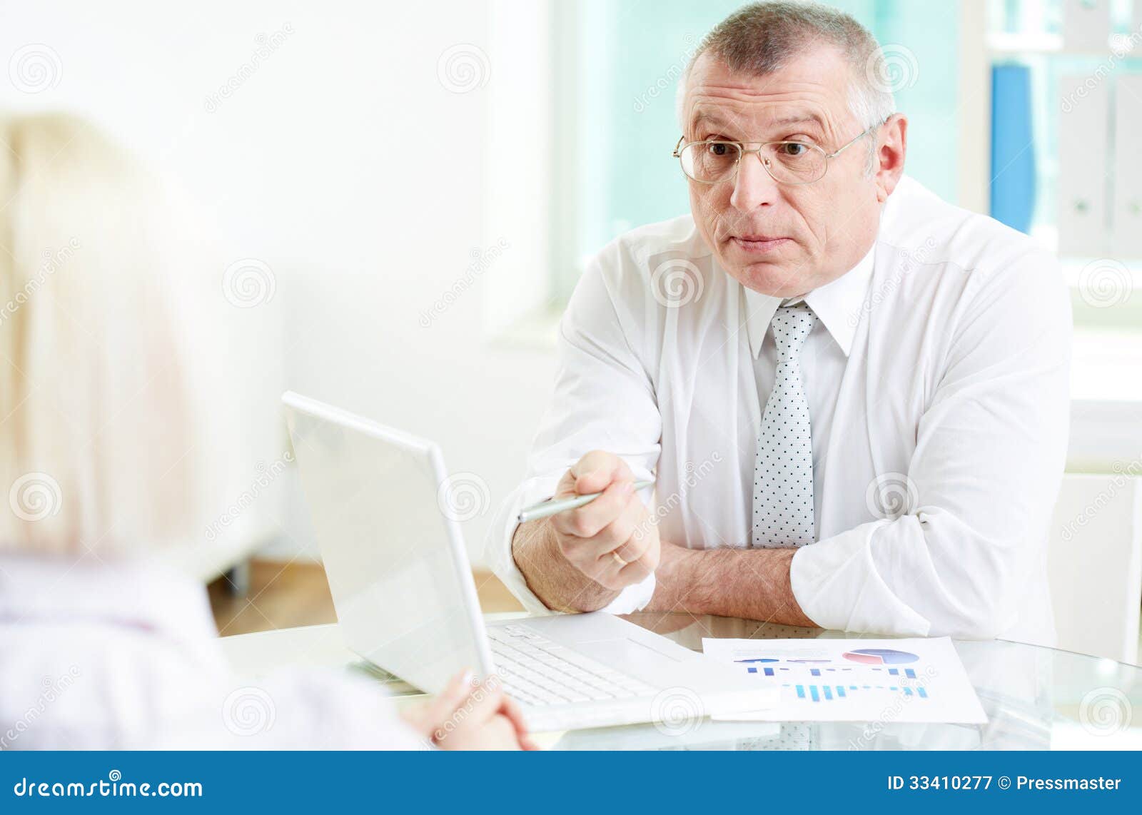 Explications image stock. Image du tony, collet, mûr - 33410277