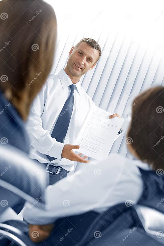 Explique foto de stock. Imagem de empreendedor, debate - 12235248