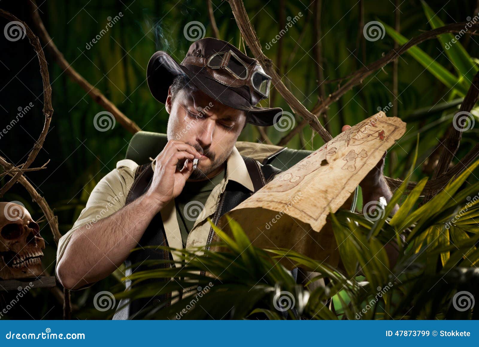 Explorador Perdido En Selva Imagen de archivo - Imagen de aventura ...