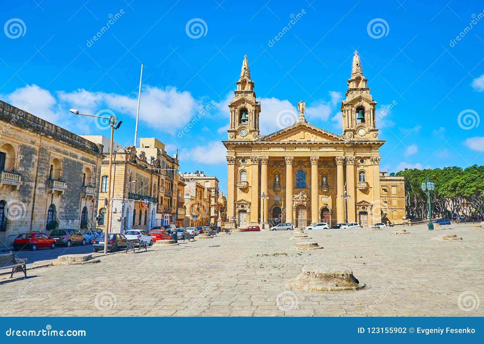 Explore Marcos Velhos De Floriana, Malta Foto de Stock - Imagem de ...
