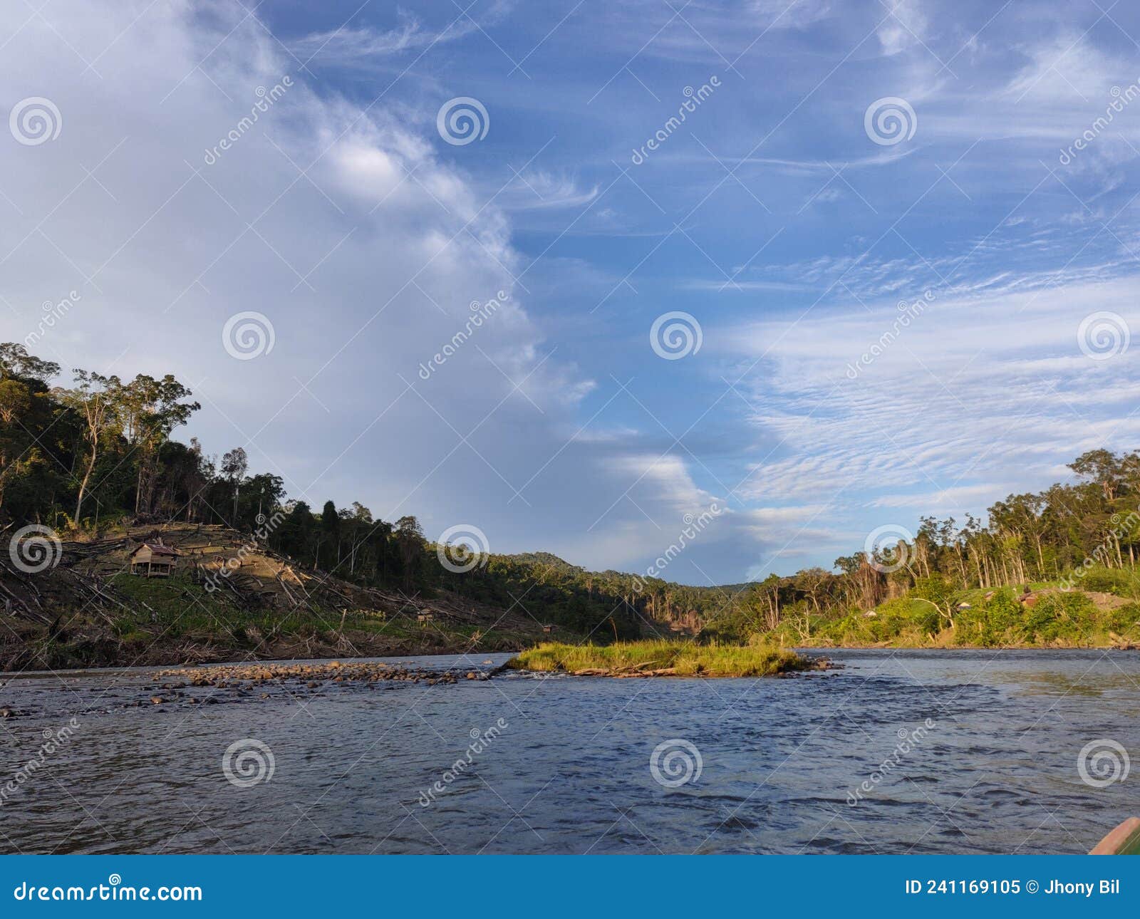 Explore the River in Apau Kayan Stock Image - Image of cloud, indonesia ...