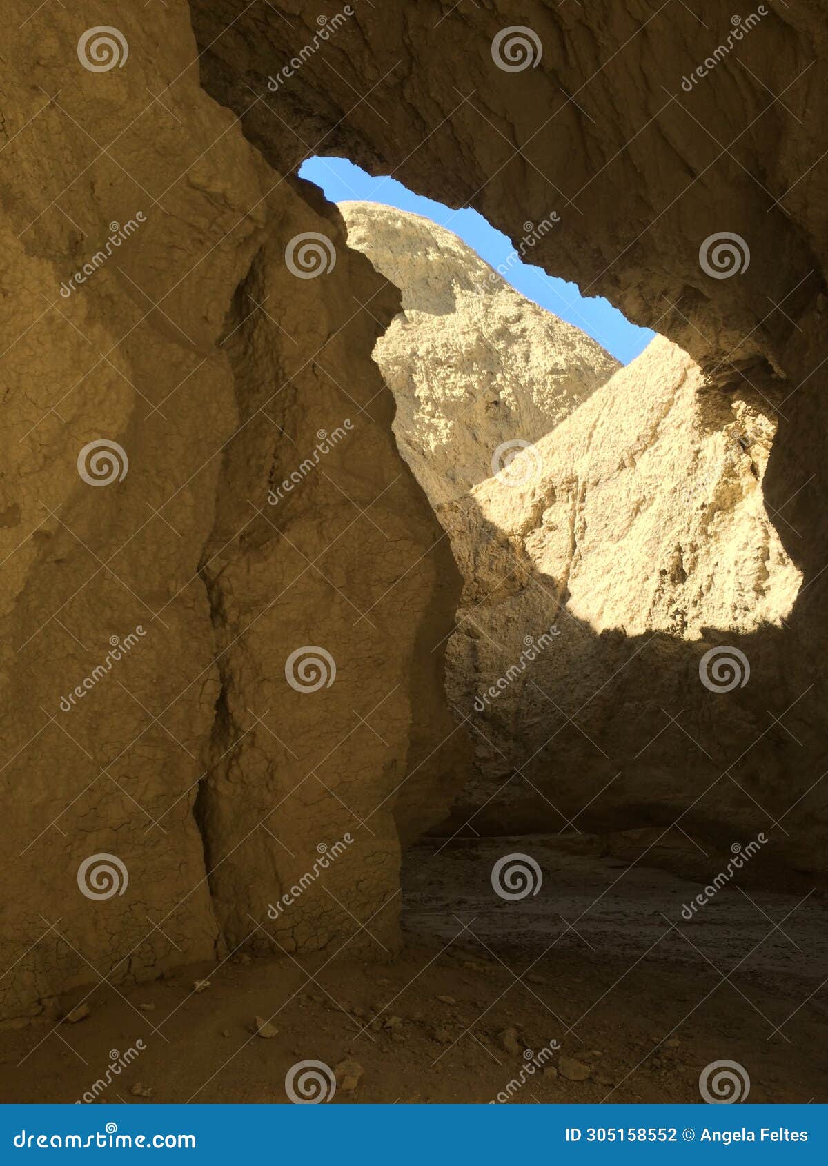 Exploring Inside Arroyo Tapiado Mud Caves in Anza Borrego State Park ...