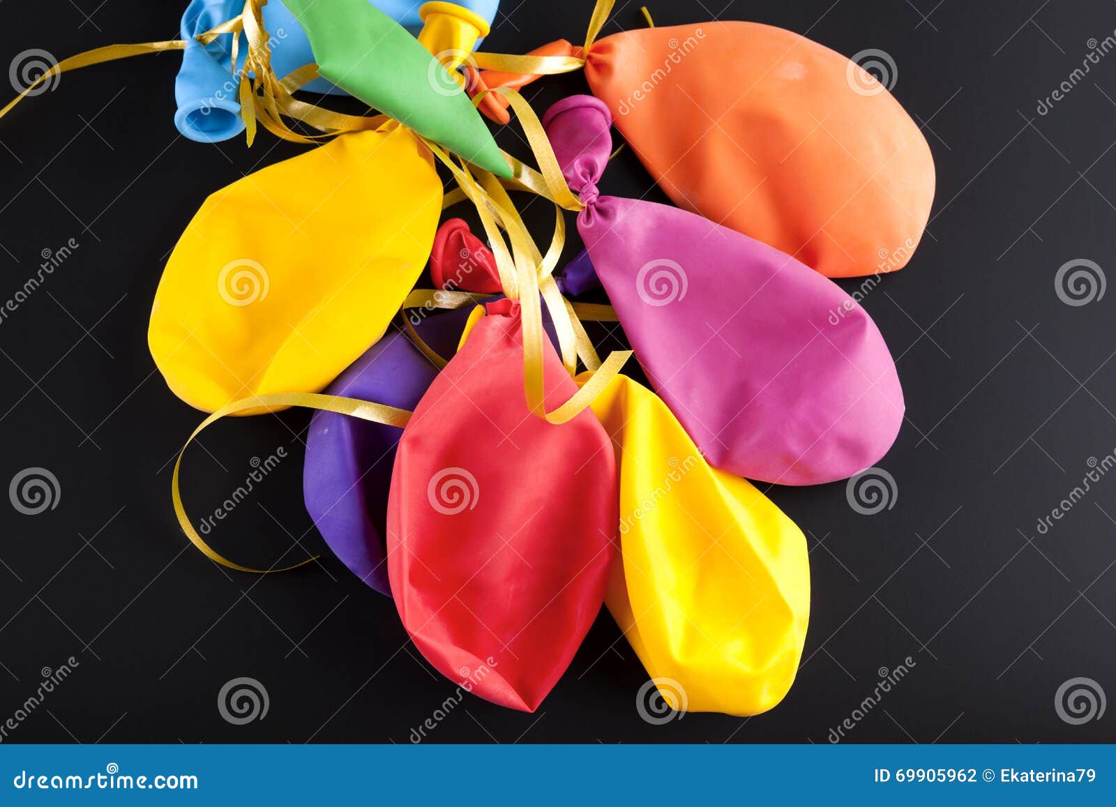 Explosión, Globos Desinflados Foto de archivo - Imagen de vacaciones ...