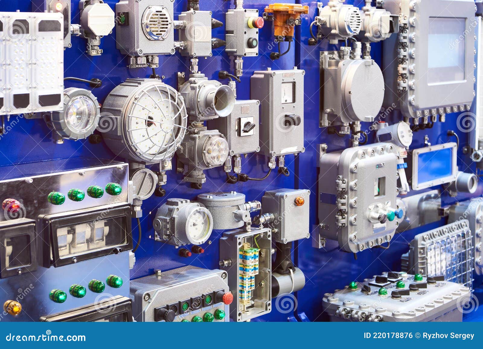 Explosion Proof Junction Box Aluminum Attached To Outdoor Concrete Base ...