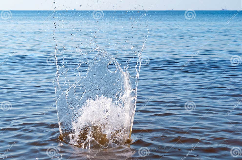 The Explosion of the Sea Surface, a Splash of Water, Flash Water Stock ...