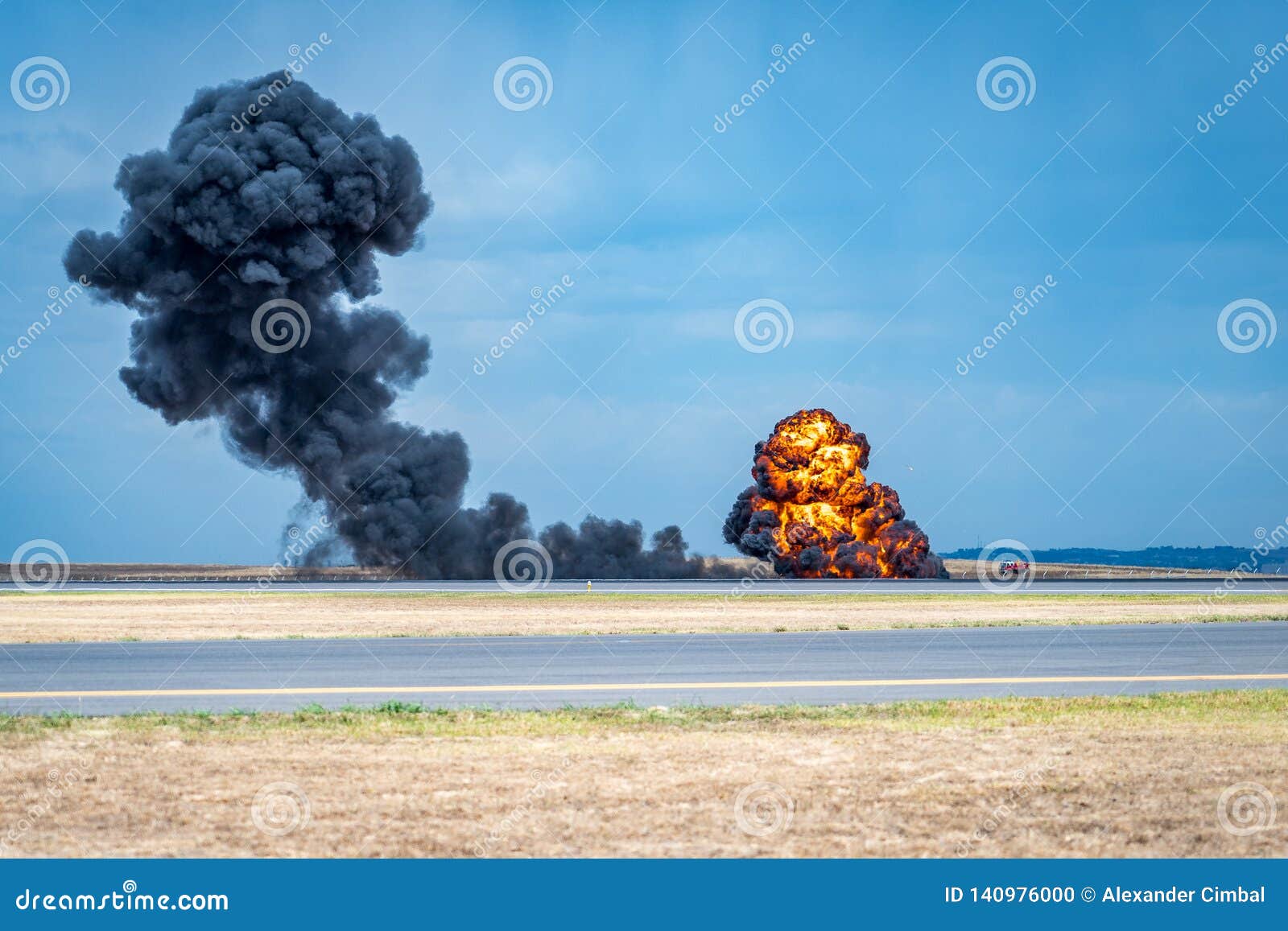 Explosiones En El Airshow De Avalon Foto de archivo - Imagen de guerra ...