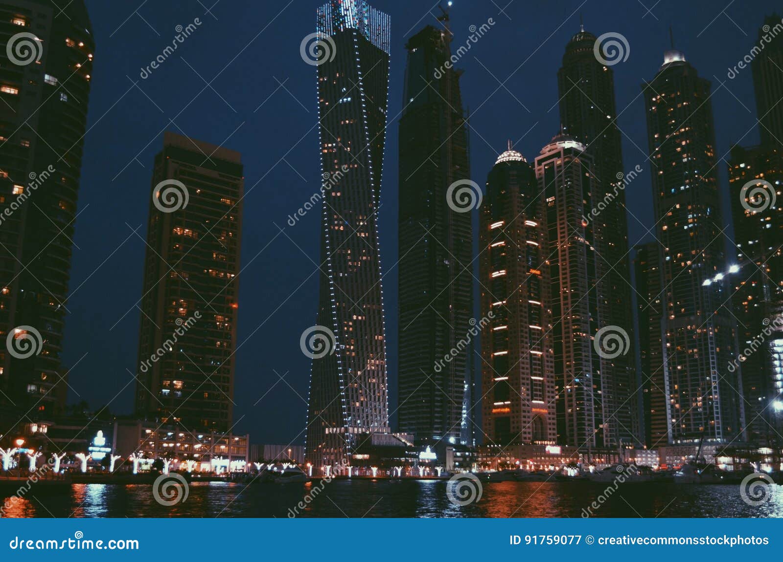 Exponerad Stad P? Natten Bild. Bild: 91759077