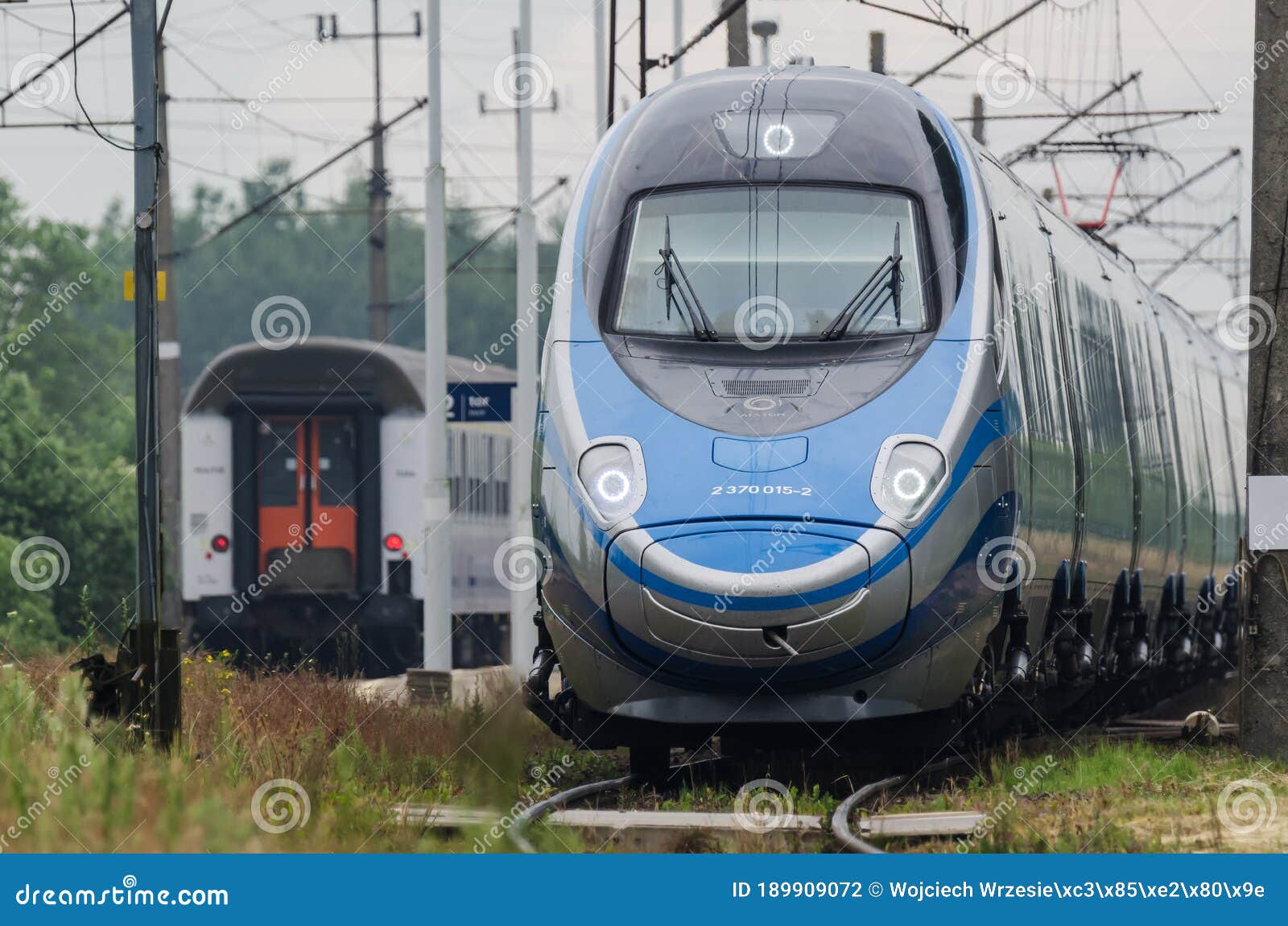 EXPRESS TRAIN editorial photography. Image of line, journey - 189909072