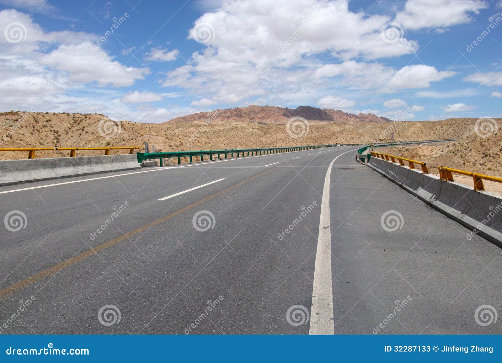 Expressway stock image. Image of scenic, freeway, mountains - 32287133