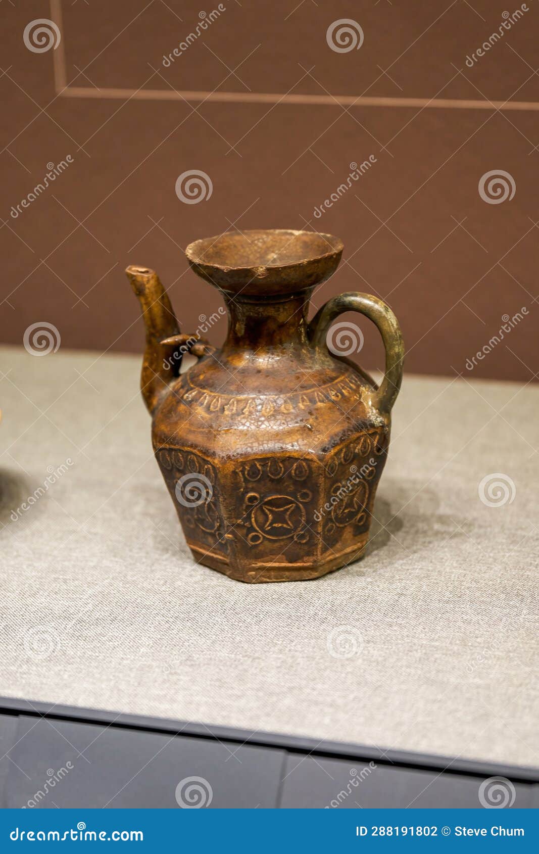 Exquisite Bronze Artifacts of Ancient China Editorial Photography ...