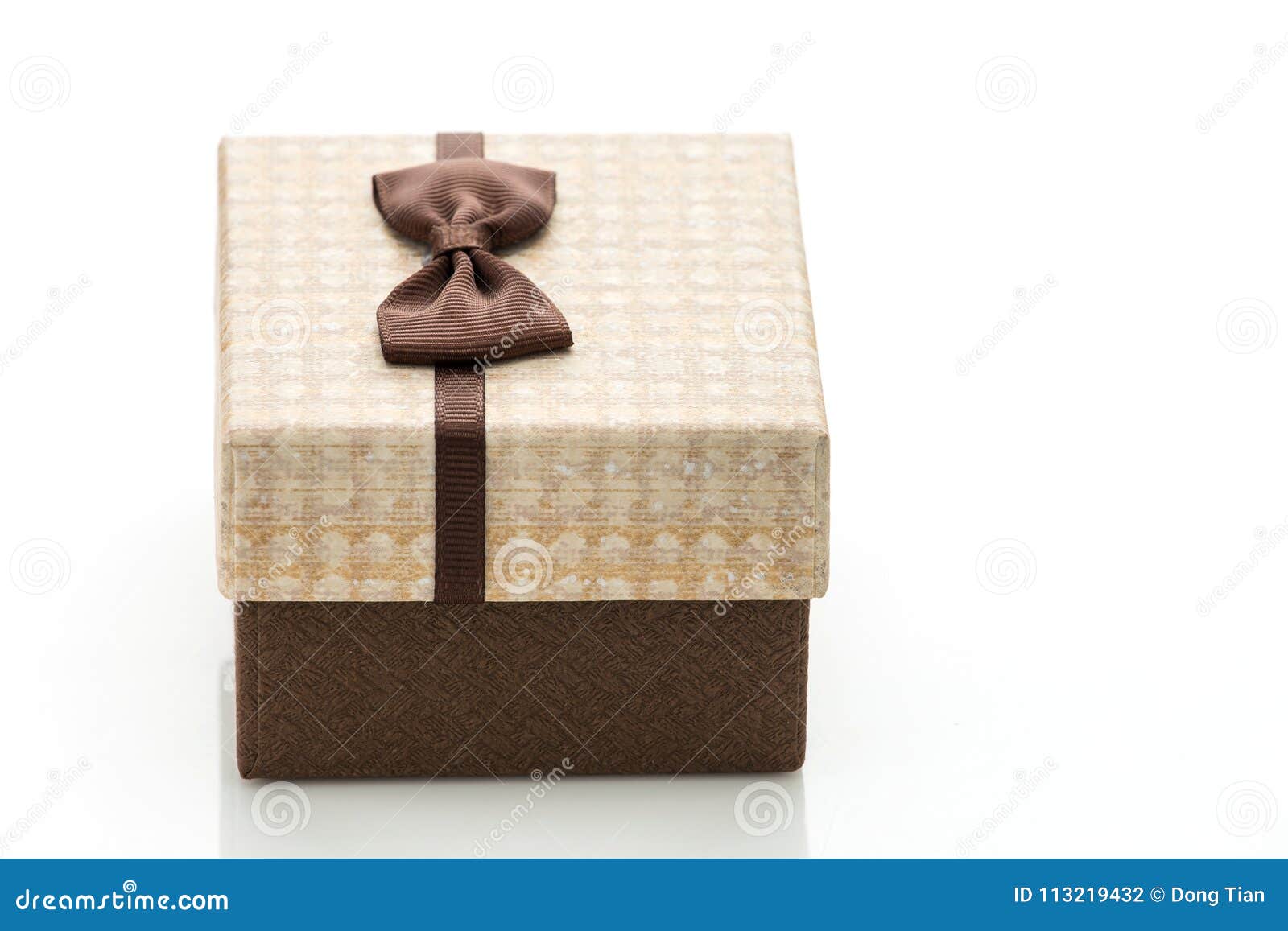 Exquisite gift box stock photo. Image of gift, elegant - 113219432