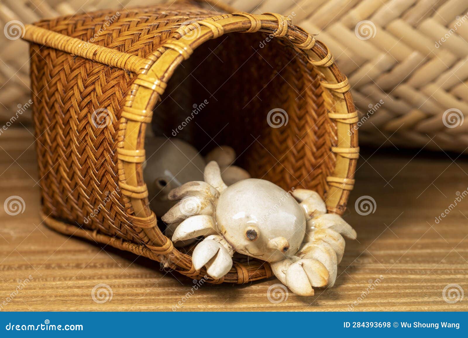 Exquisite, Handmade, Pottery, Crab, Bamboo Weaving, Basket Stock Photo ...