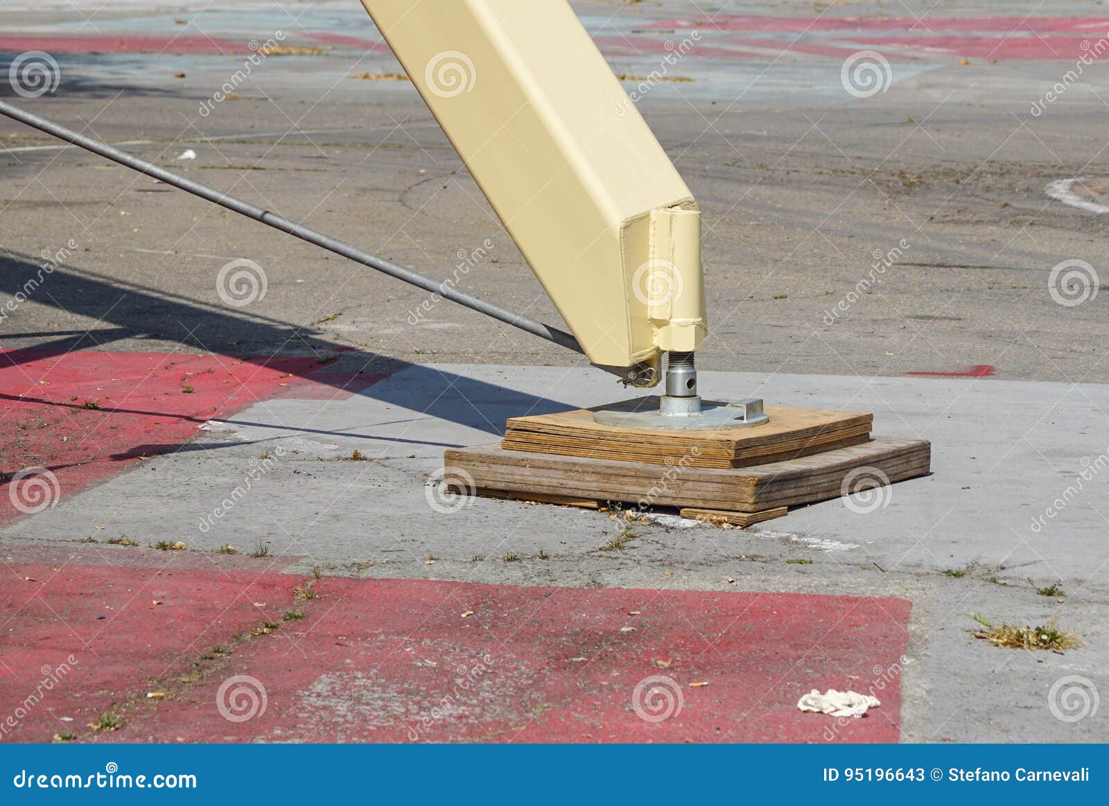 Extended Side Truck Outrigger Stabilizer. Support To Mobile Telescopic ...