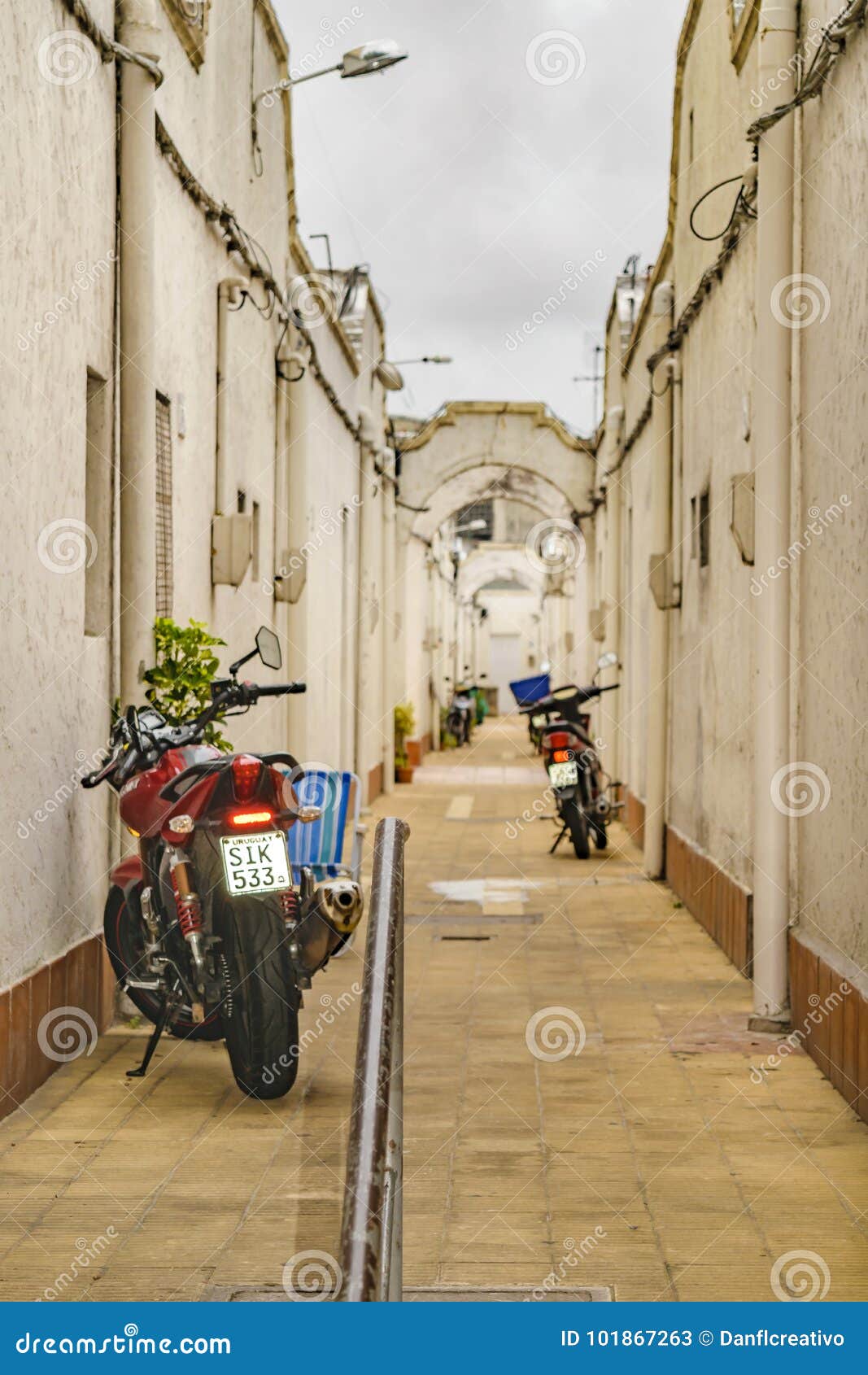 Exterior Corridor Houses editorial stock photo. Image of urban - 101867263