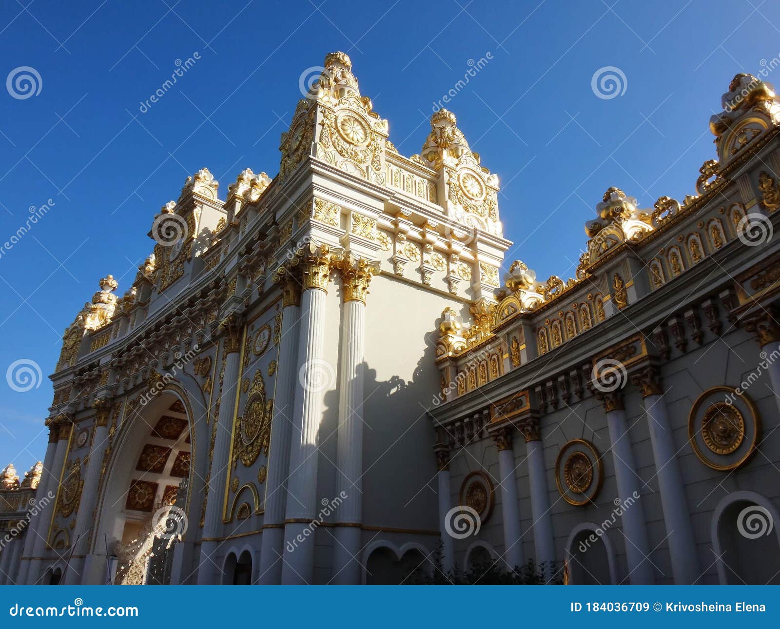 Exterior of the Facade of a Pompous Rich Building on a Sunny Day Stock ...