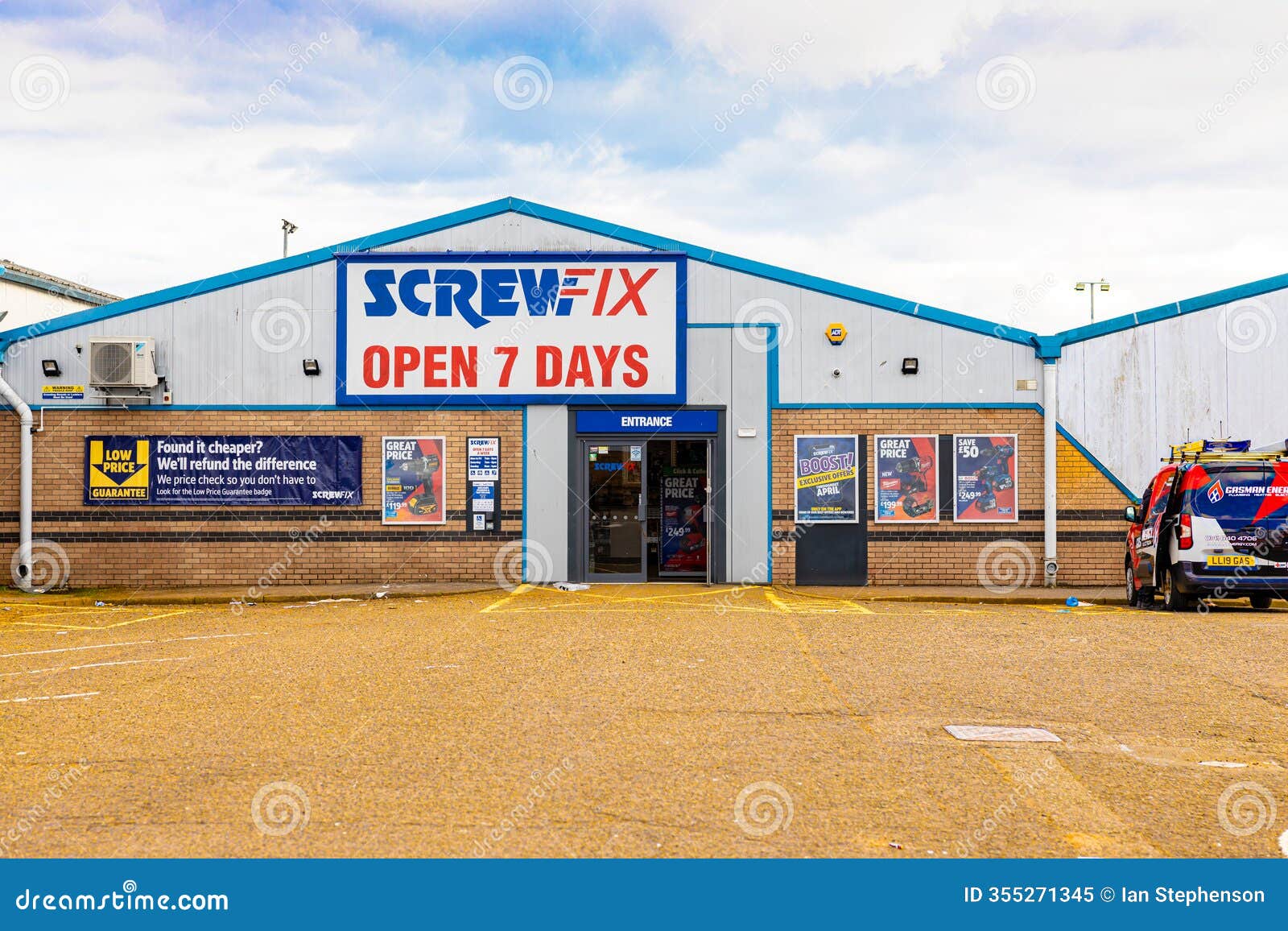 Unobstructed Exterior Front View of Dumbarton S Screwfix Store ...