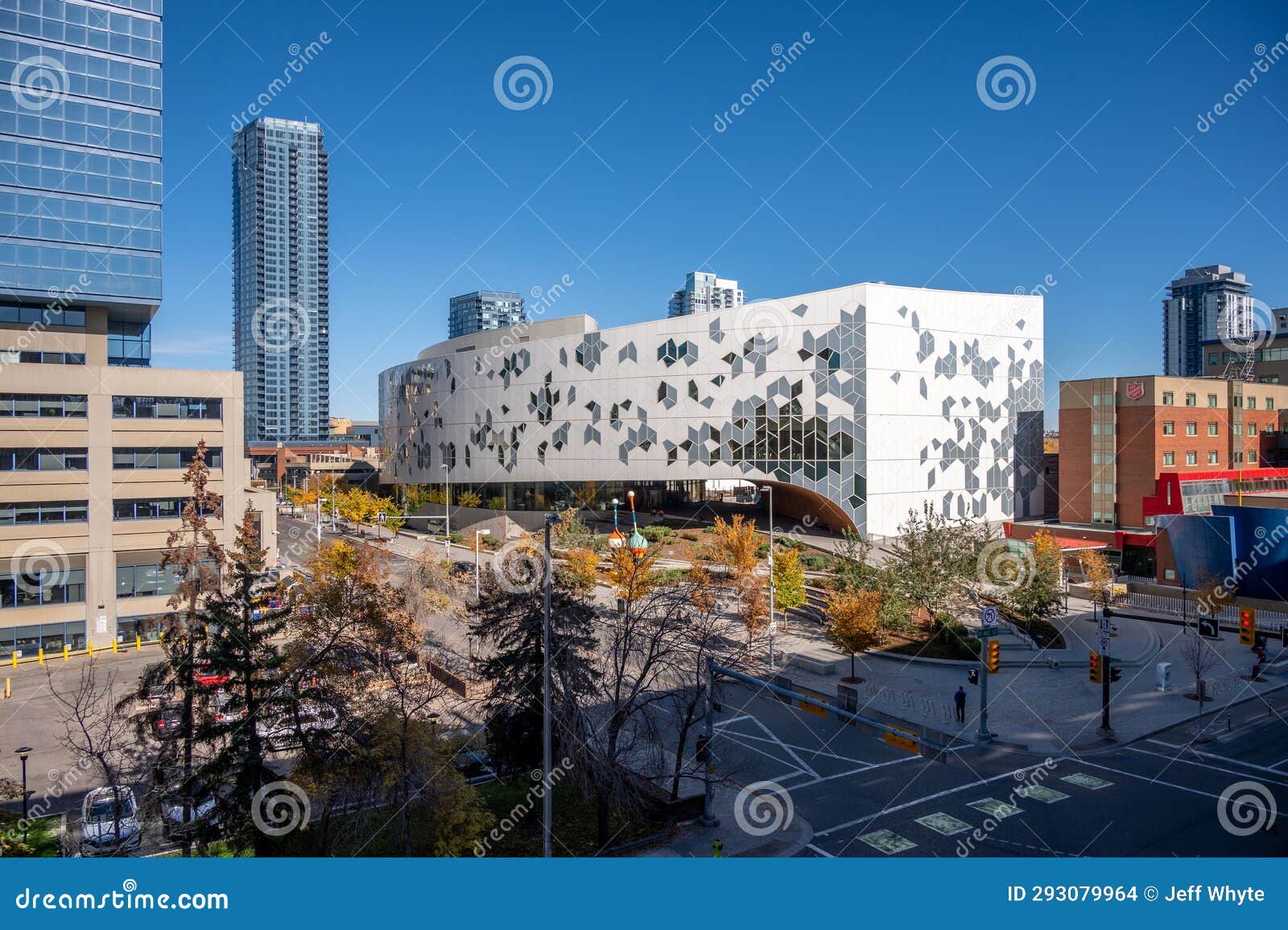 Exterior of the Main Branch of the Calgary Public Library Editorial ...