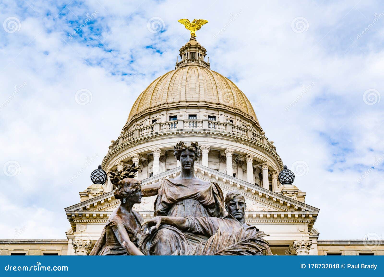 Exterior of the Mississippi State Capitol Building Editorial Stock ...