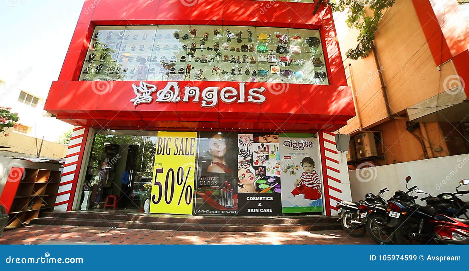 Exterior Photo of the Gift Shop Editorial Stock Image - Image of famous ...