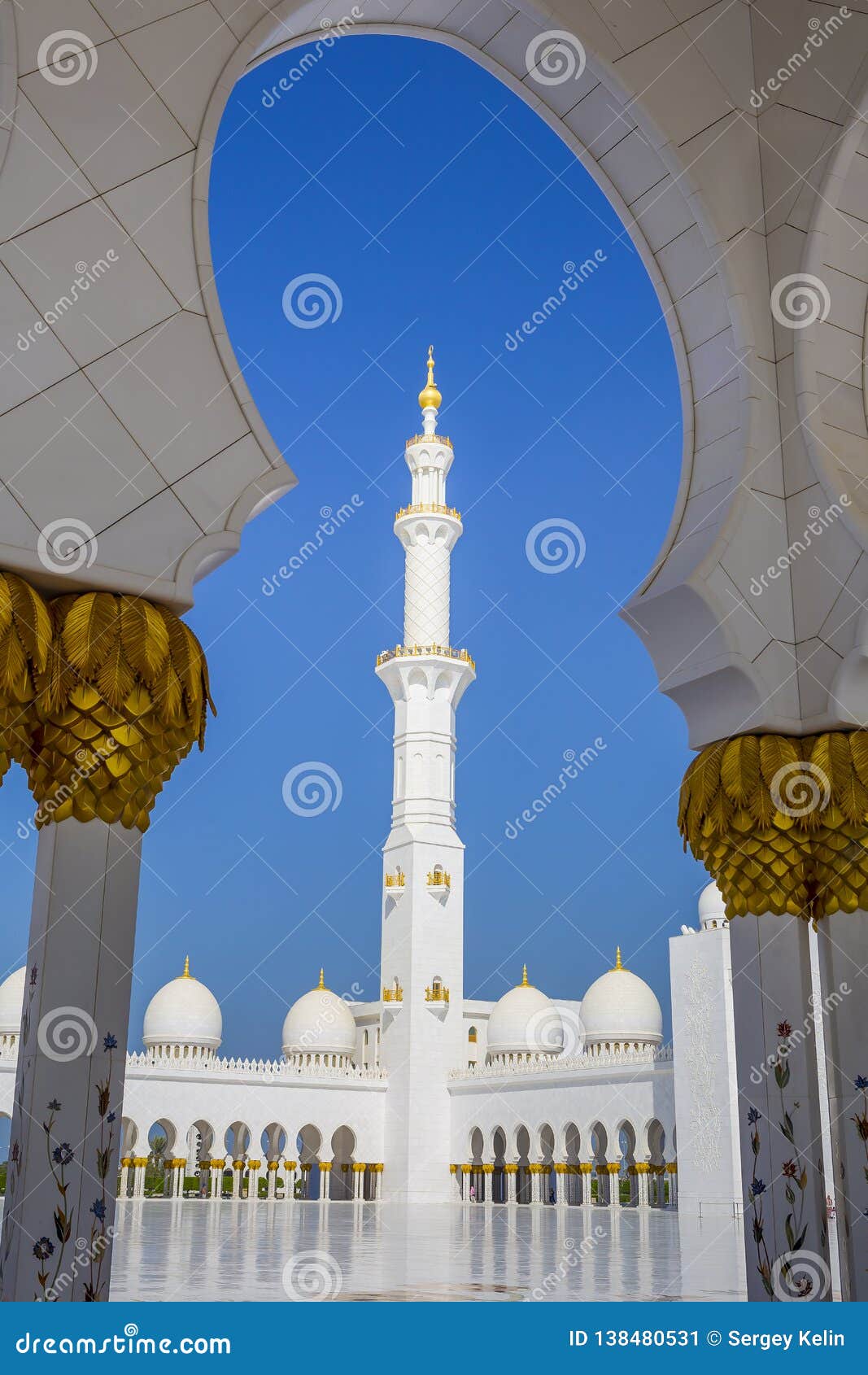 Exterior and Side View of the Abu Dhabi`s Mosque - Sheikh Zayed Mosque ...