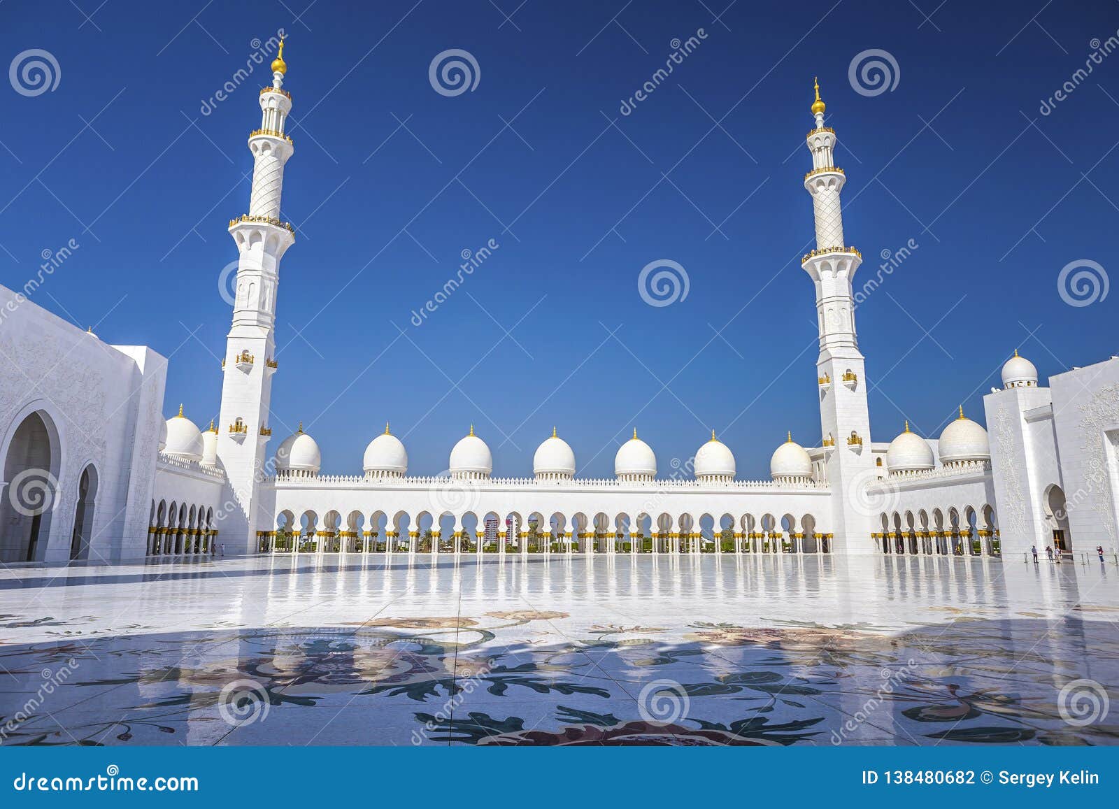 Exterior and Side View of the Abu Dhabi`s Mosque - Sheikh Zayed Mosque ...