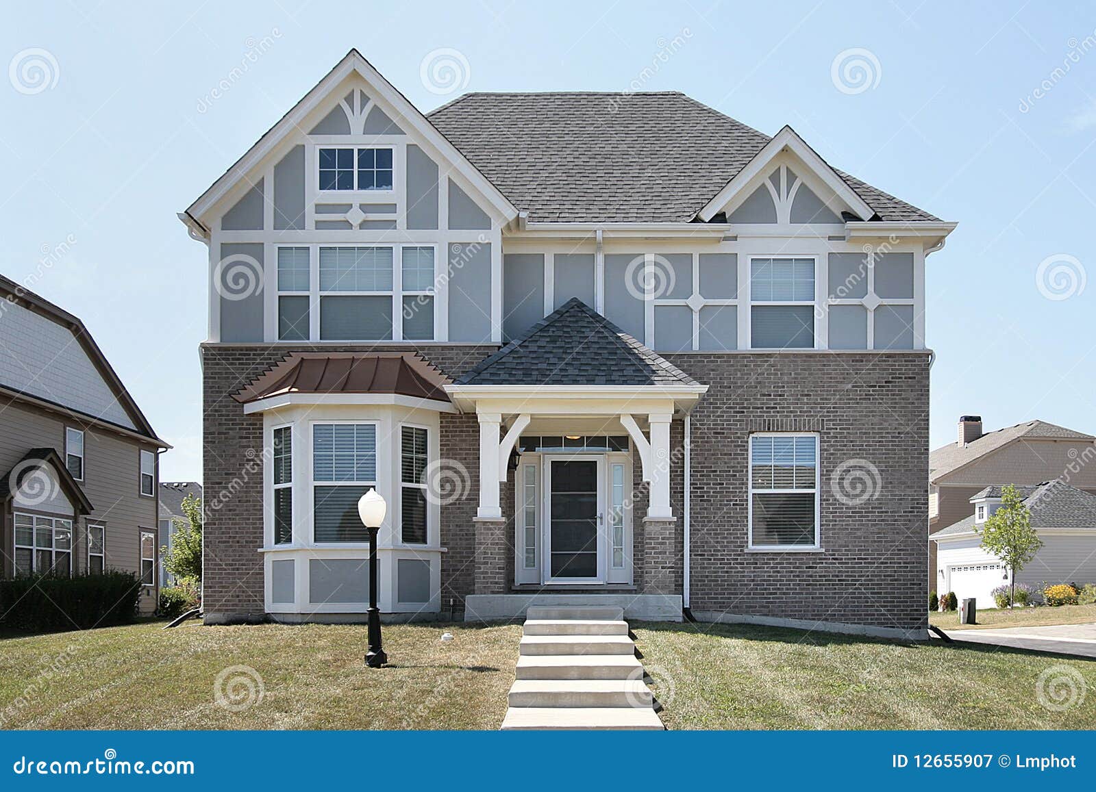 Exterior of suburban home stock image. Image of landscape - 12655907