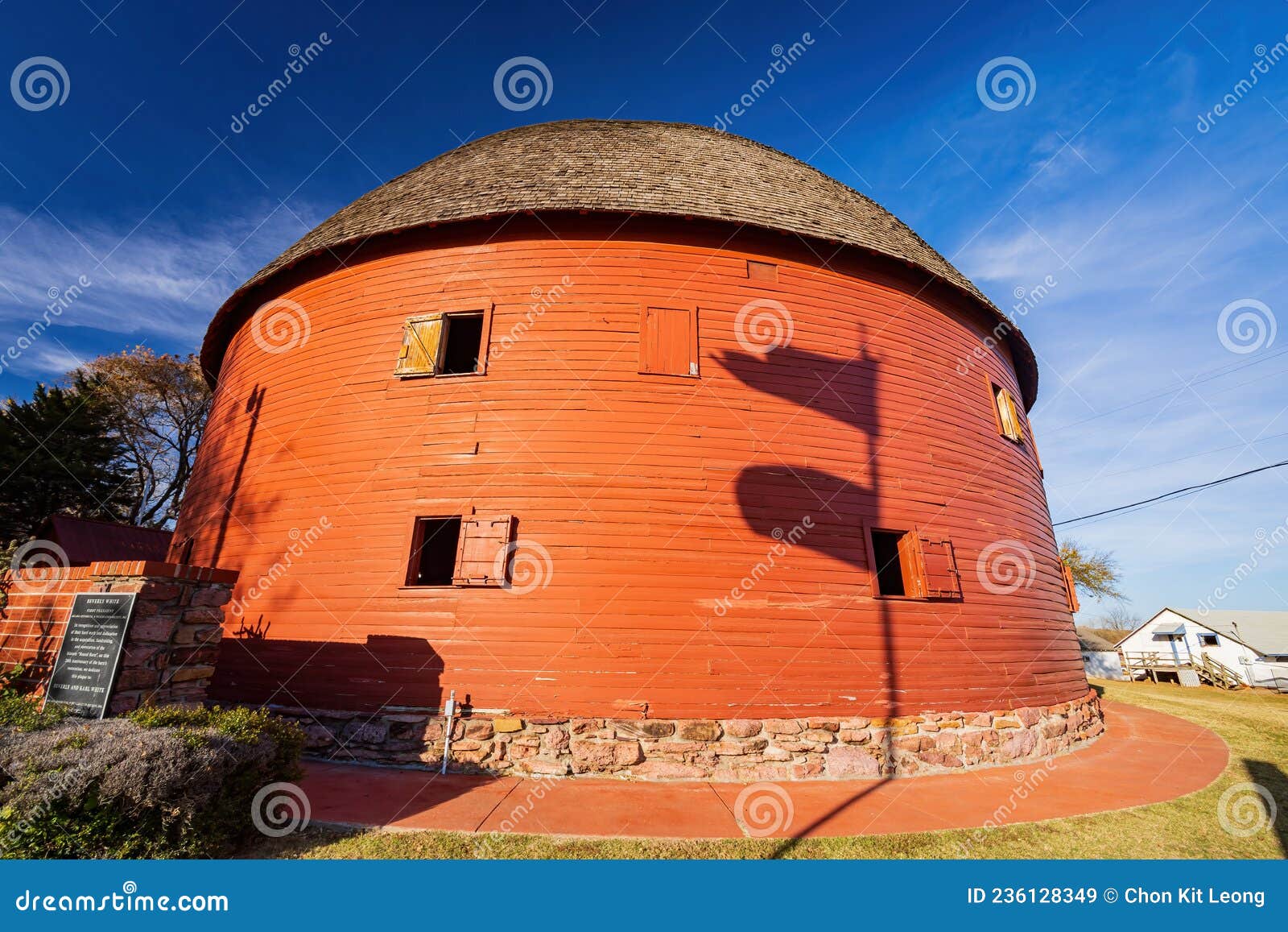 Exterior View of the Arcadia Round Barn Stock Image - Image of route ...