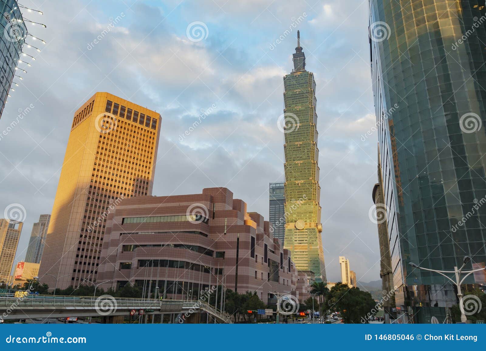 Exterior View of the Famous Taipei 101 Stock Photo - Image of culture ...
