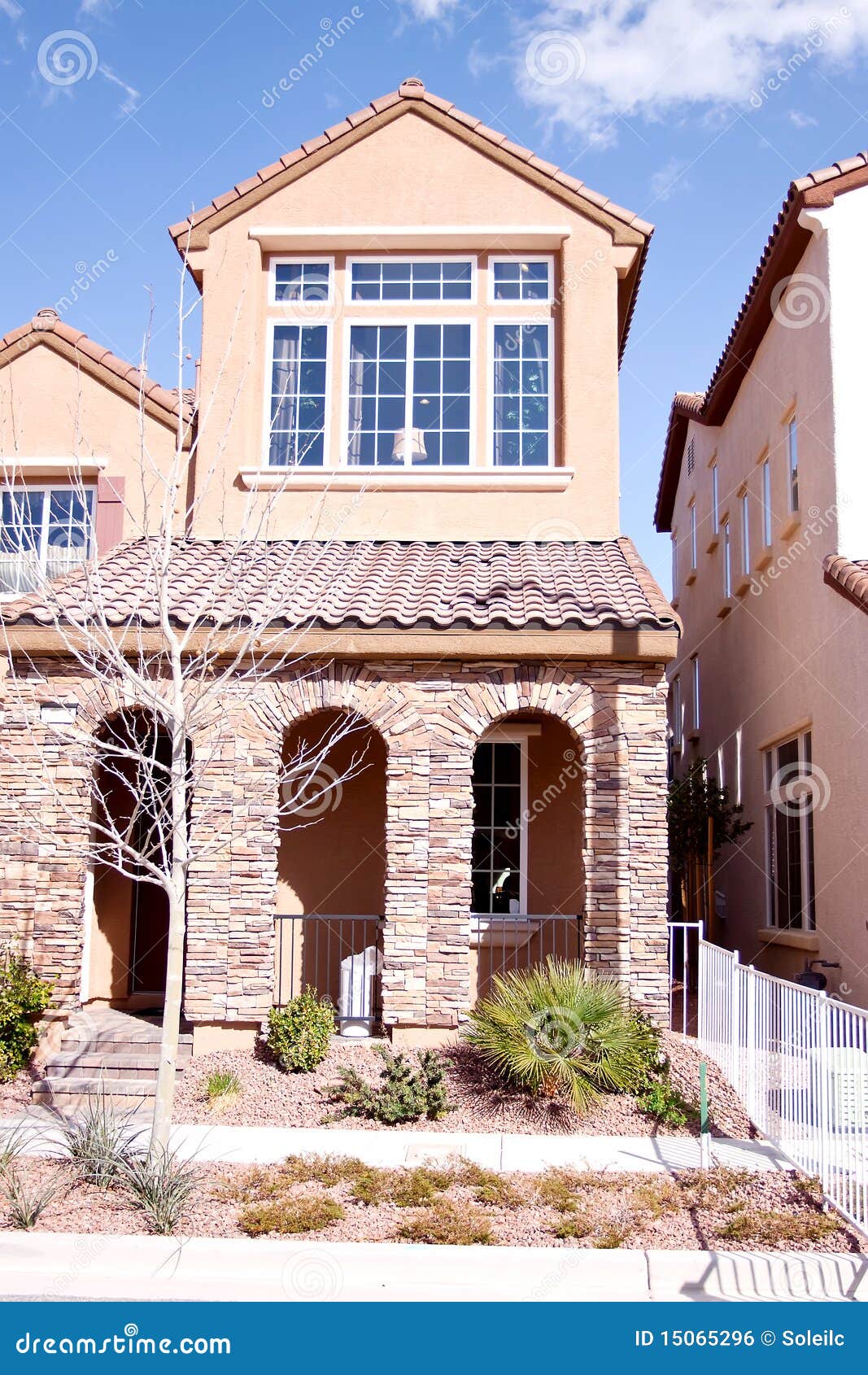 Exterior view of a house editorial photo. Image of suburbs - 15065296