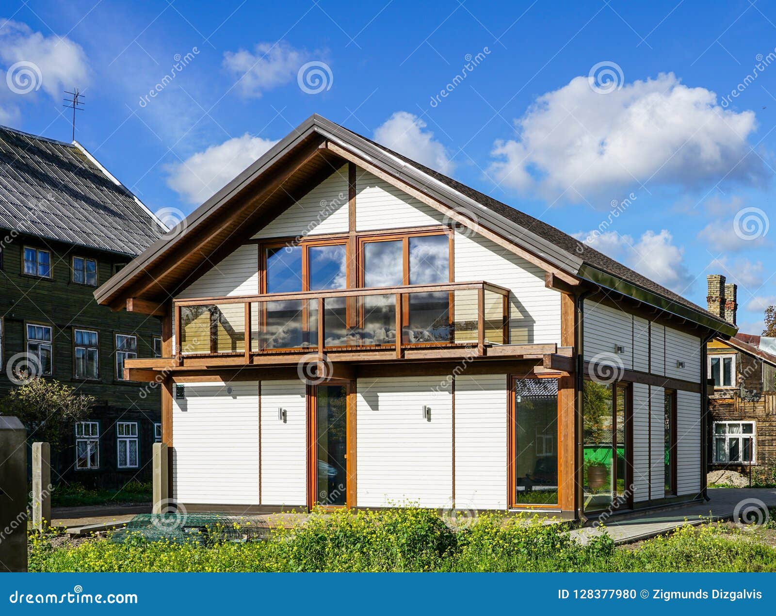 Exterior View of New House Under Construction Stock Photo - Image of ...