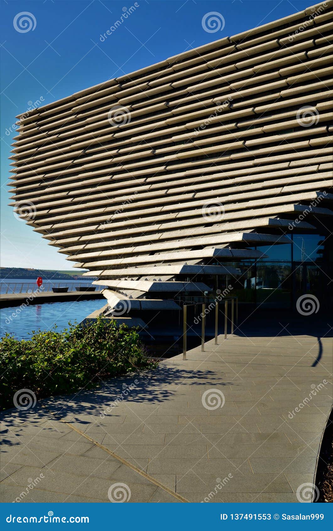 Landmarks of Scotland - Riverside Architecture in Dundee Editorial ...