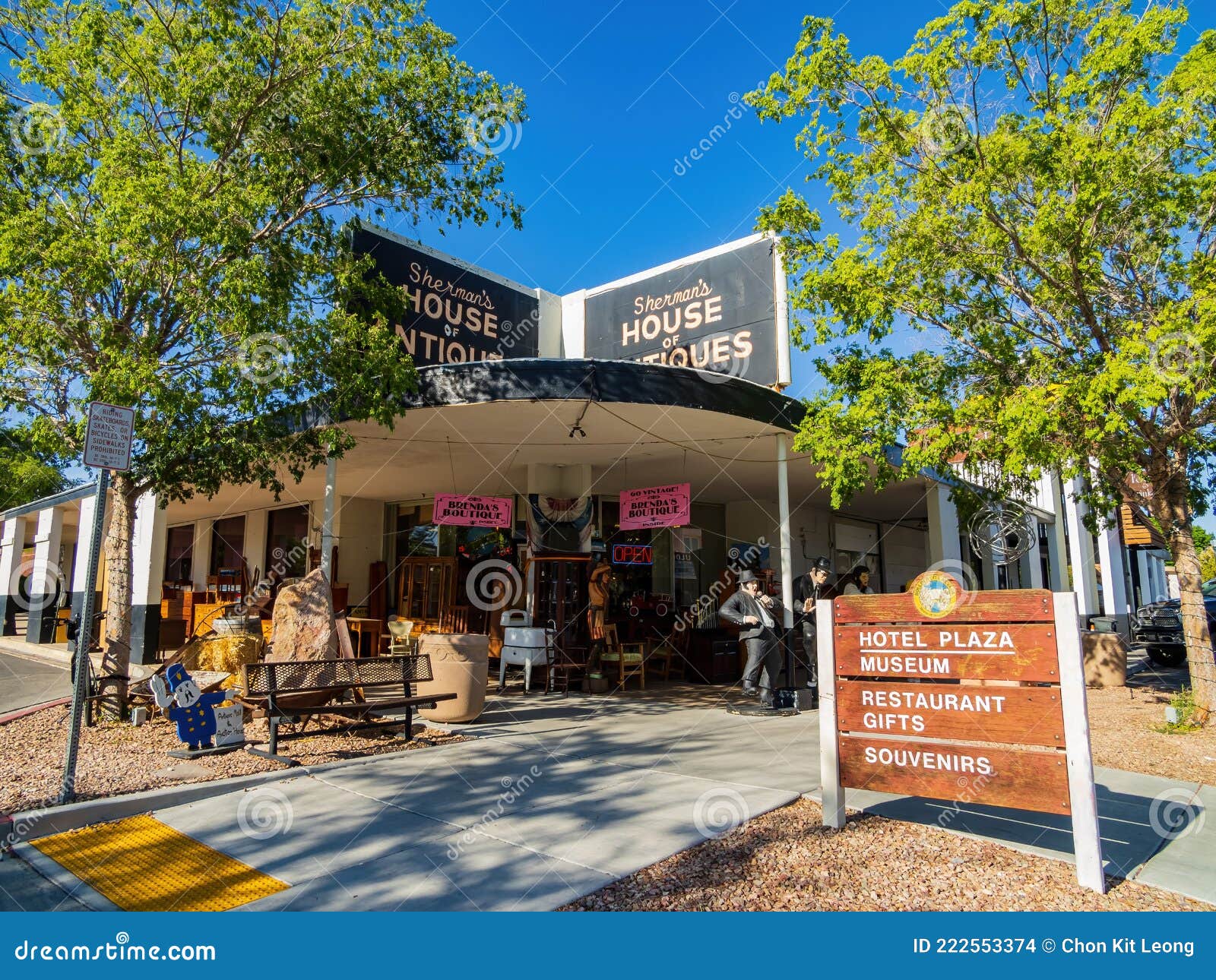 Exterior View of a Thrift Store Editorial Stock Image - Image of ...