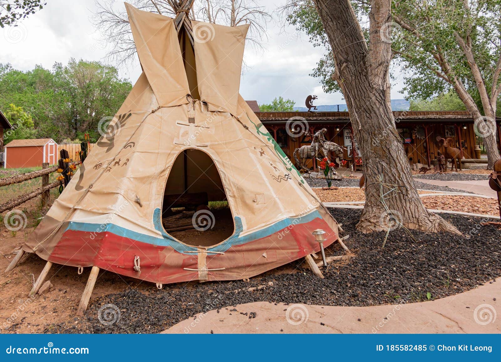 Exterior View of the Torrey Trading Post Editorial Image - Image of ...