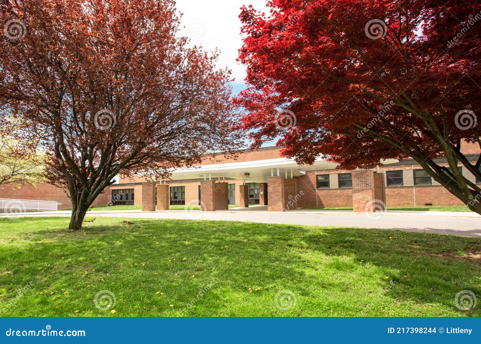 Exterior View of a Typical American School Building Stock Photo - Image ...
