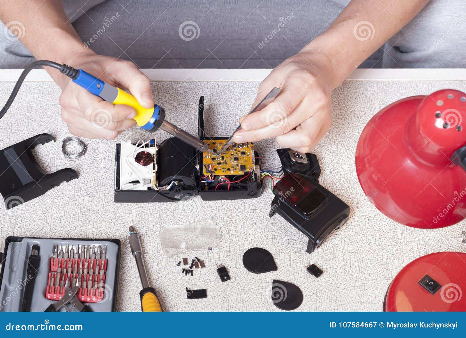 External flash repair stock image. Image of accessory - 107584667
