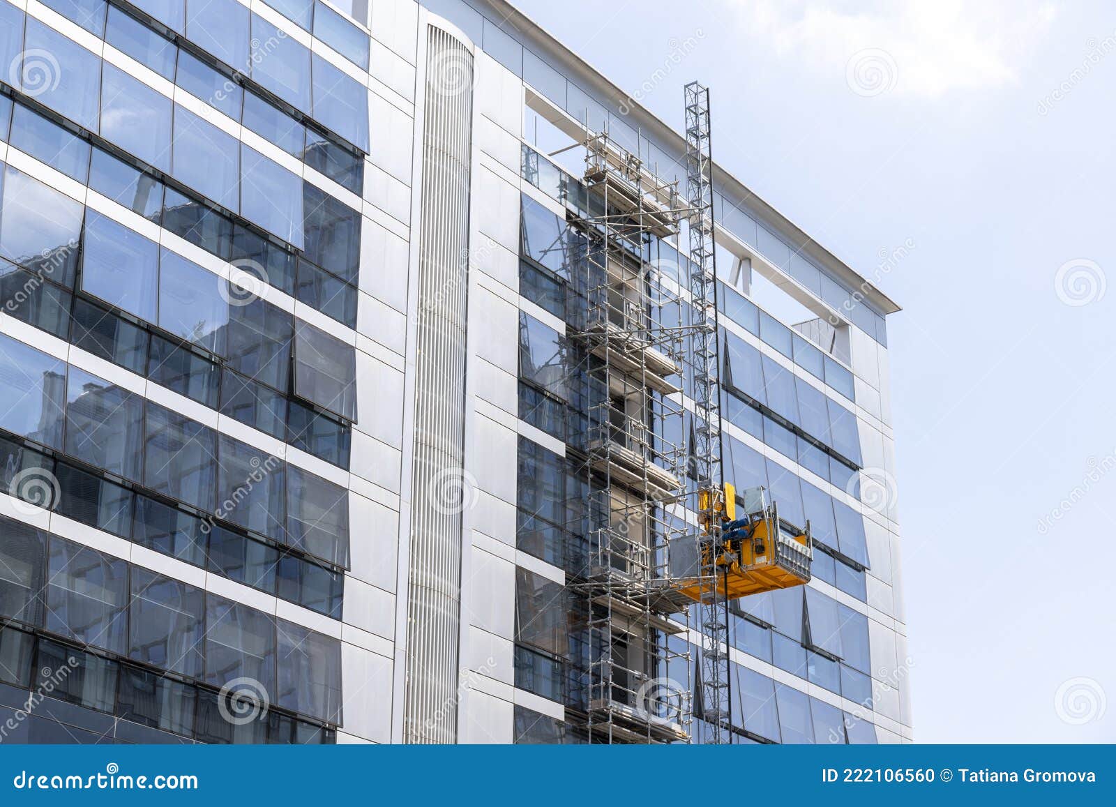 External Hoists and Scaffolding Installed in the Modern Building Stock ...
