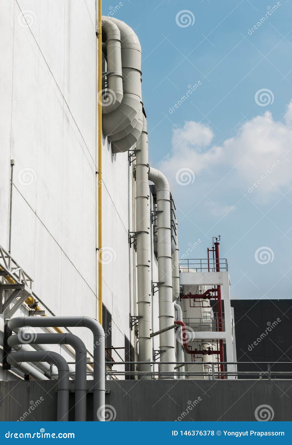 External Pipe System Factory Stock Photo - Image of chemical, pipe ...